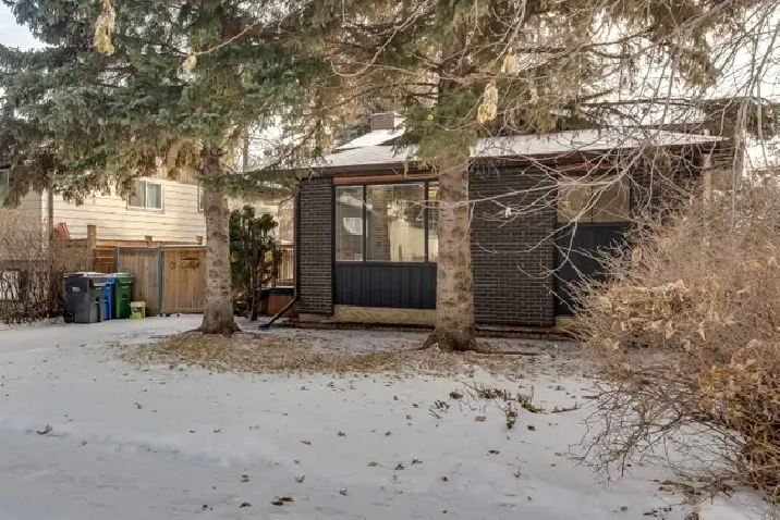 Rare Find! Modern Reno Huge Private Yard! in Red Deer,AB - Houses for Sale
