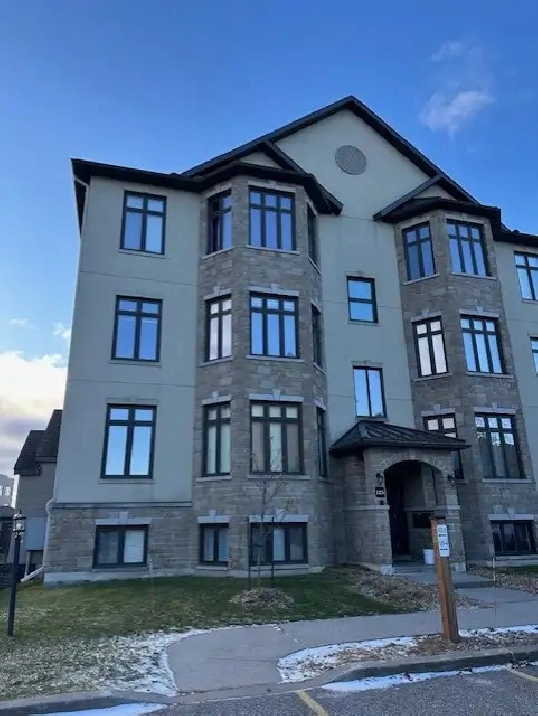 Riverview & Best Location-luxurious 2bed condo- Available NOW in ...